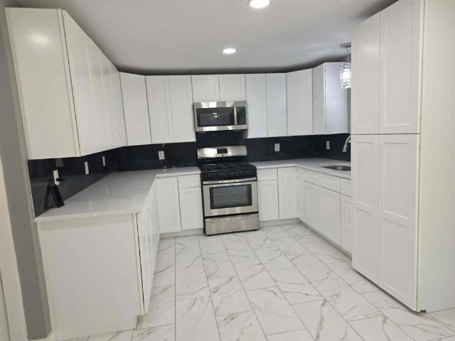 1317 W Bruton