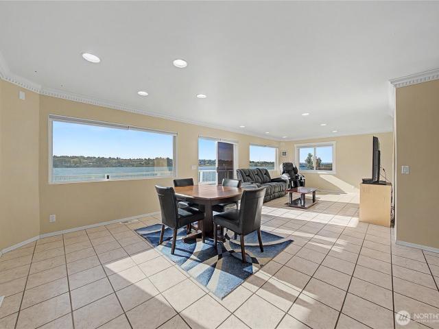 1317 W Lakeside Drive