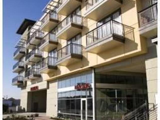 $1317 / 1br 765ft² Modern. Central. You'll love it. North Central