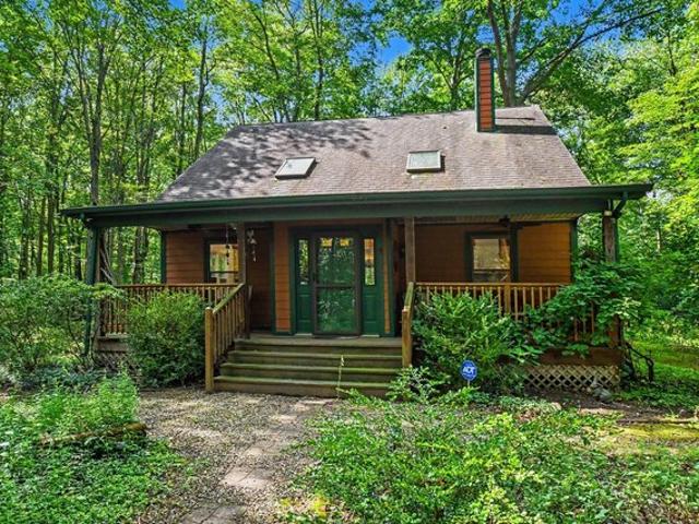 13189 Three Oaks Rd, Sawyer, MI 49125