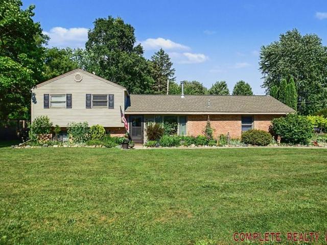 1318 N Jackson St, Lapeer, MI 48446