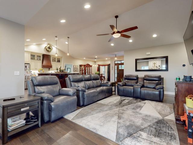 1318 Old Seminary Rd