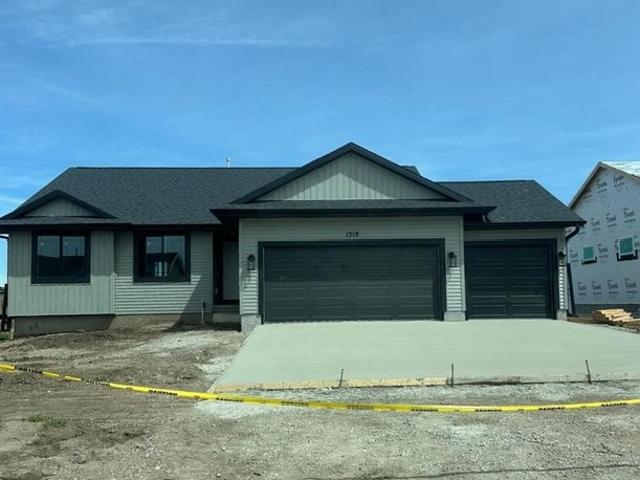 1318 Beringer Ct NE, Cedar Rapids, IA 52402