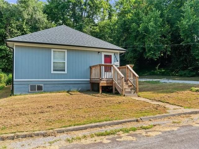 1318 Clinton St, Lexington, MO 64067