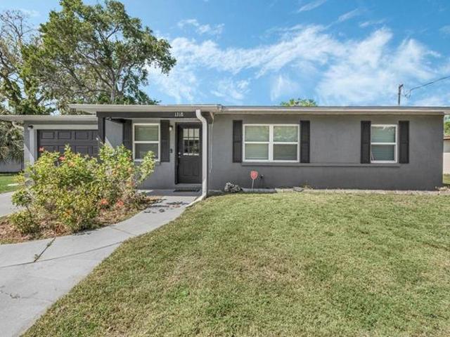 1318 Dora Dr, Leesburg, FL 34748