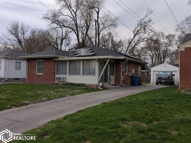 1318 E Douglas Ave, Des Moines, IA 50316