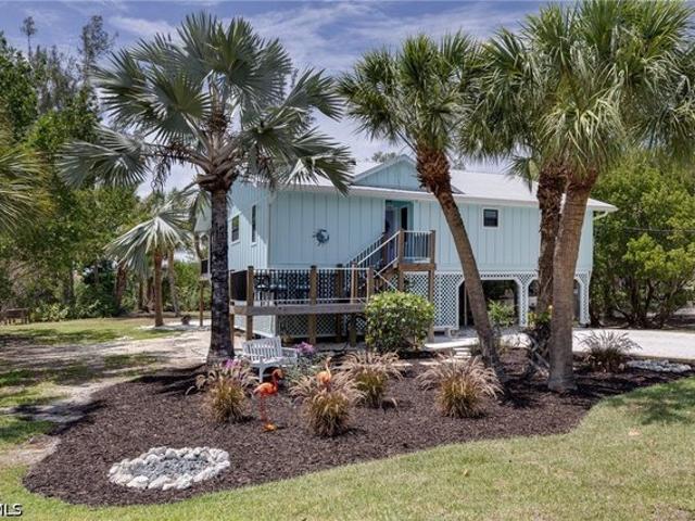 1318 Junonia St, Sanibel, FL 33957