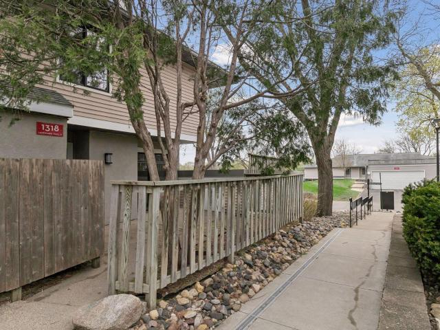 1318 Landmark Trail N