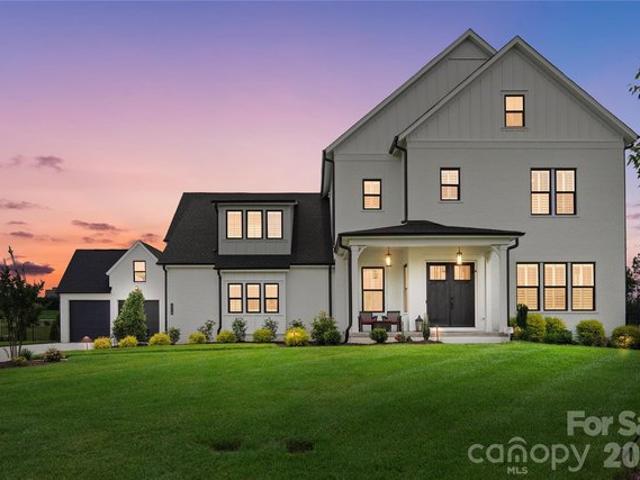 1318 Pomar Cir, Waxhaw, NC 28173