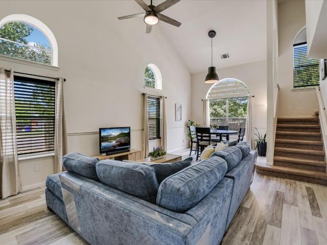 1318 Rosie Ln
