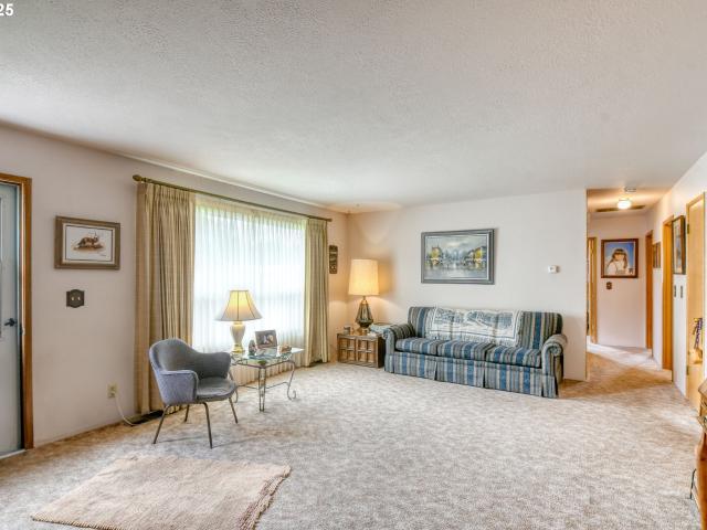 1318 SW 39th AVE