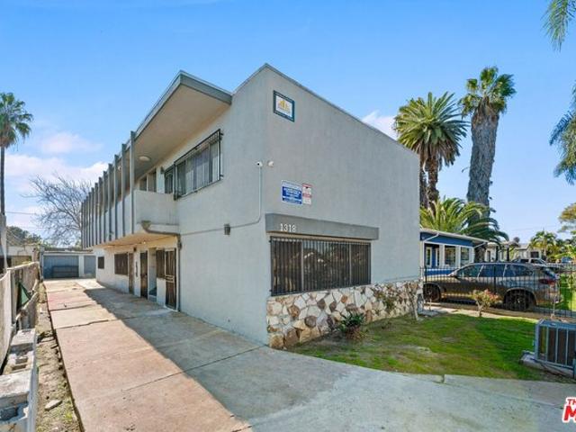 1318 W 90th St, Los Angeles, CA 90044