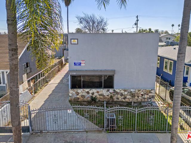 1318 W 90th St, Los Angeles, CA 90044 | MLS #26644 | Compass