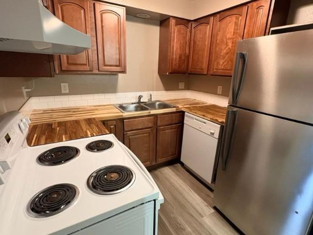 1318 W Mallon