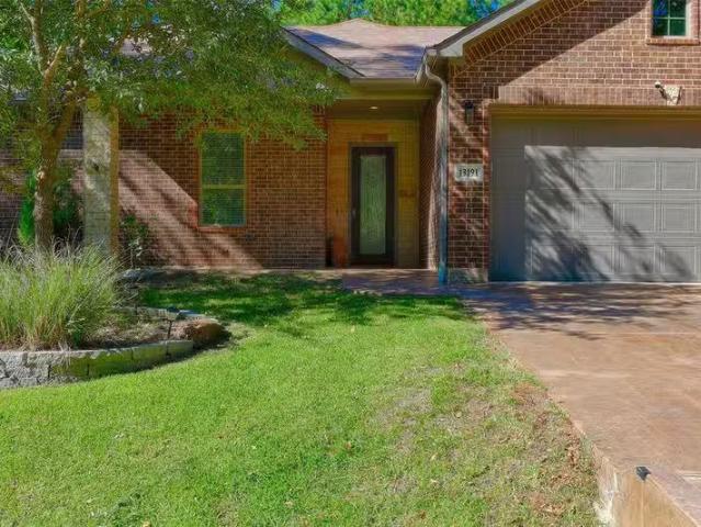13191 Royal Lake Dr, Conroe, TX 77303