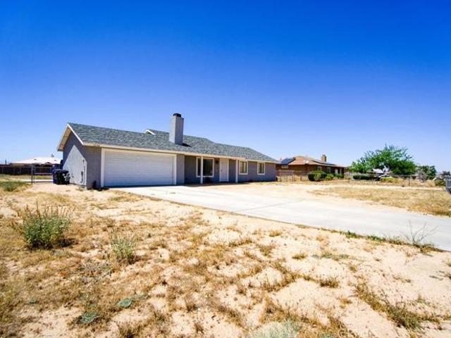 13192 Topock Rd, Apple Valley, CA 92308