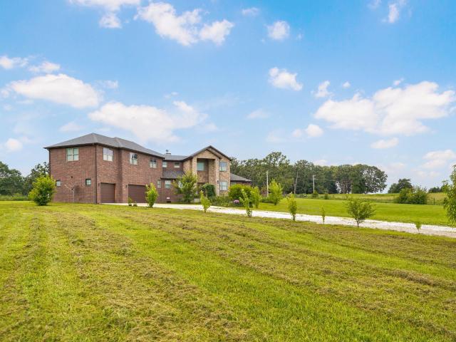 1319 Mockingbird Road