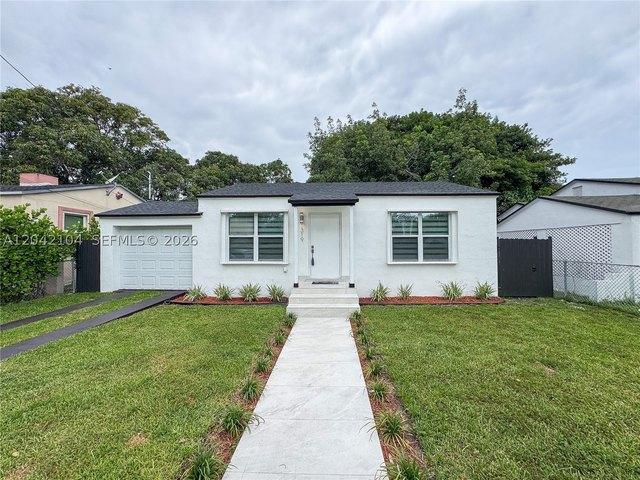 1319 NW 40th St, Miami, FL 33142