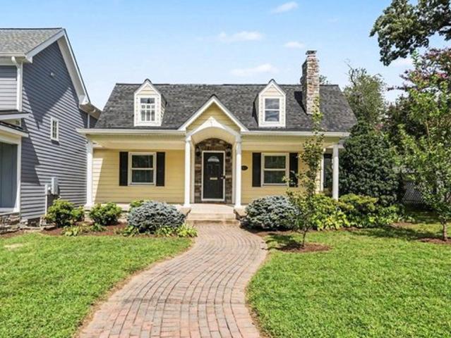 1319 Augustine Ave, Fredericksburg, VA 22401