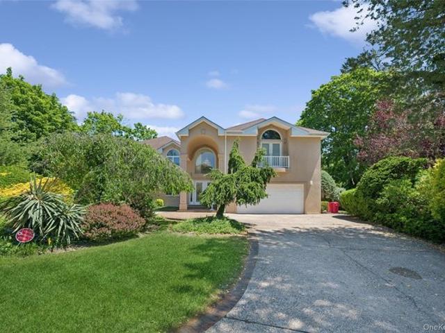 1319 Auerbach Ave, Hewlett Harbor, NY 11557