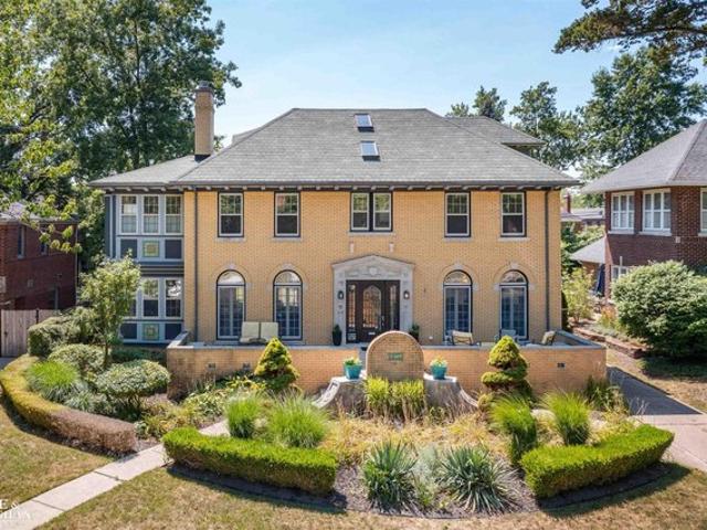 1319 Balfour St, Grosse Pointe Park, MI 48230