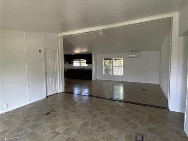 1319 Hooper Avenue