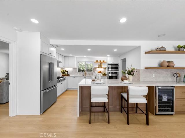 1319 Las Lomas