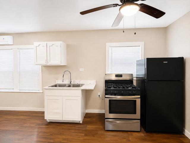 1319 Leal, Unit 3