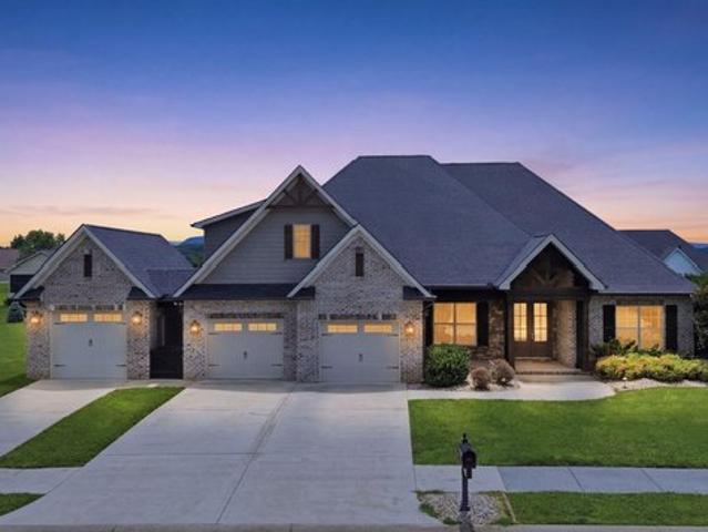1319 Rippling Waters Cir, Sevierville, TN 37876