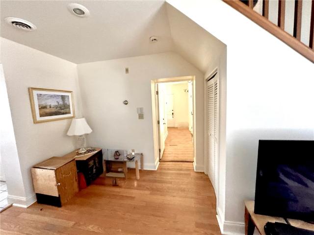 1319 Riverside Dr 300