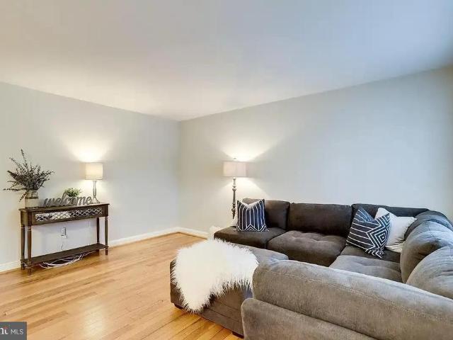 1319 S Walter Reed Drive # 19104