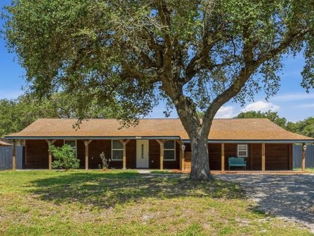 1319 San Antonio St, Rockport, TX 78382