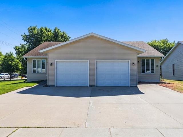 1319 W 3rd St, Nevada, IA 50201