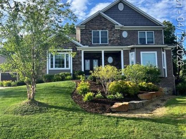13103 Harborview Dr, Fenton, MI 48451