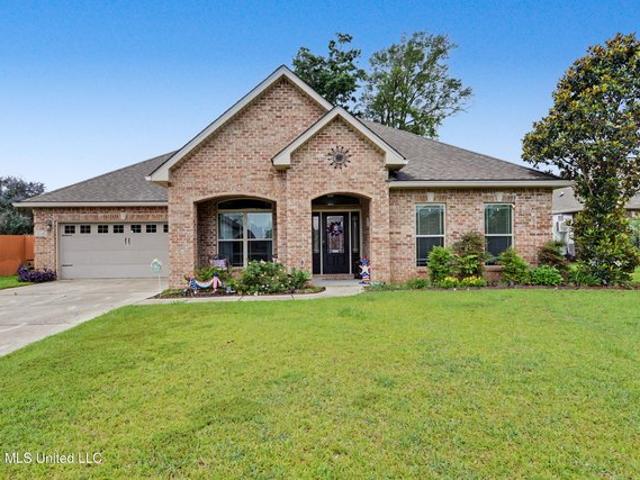 13103 Hawthorn Dr, Biloxi, MS 39532