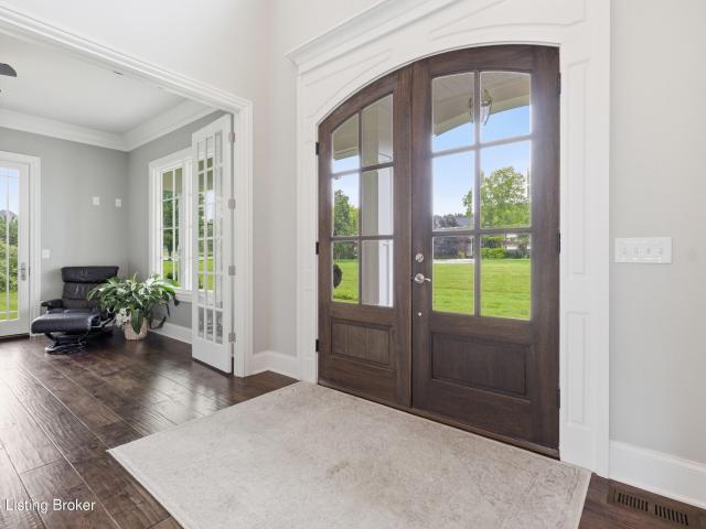 13103 Longwood Ln