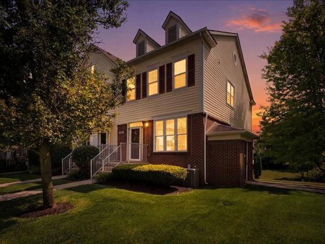 13100 Egret Ln, Walled Lake, MI 48390