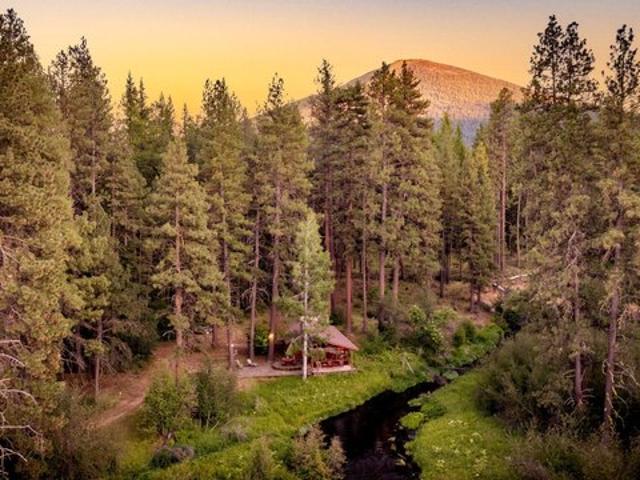 13101 SW Blakley Ln, Camp Sherman, OR 97730