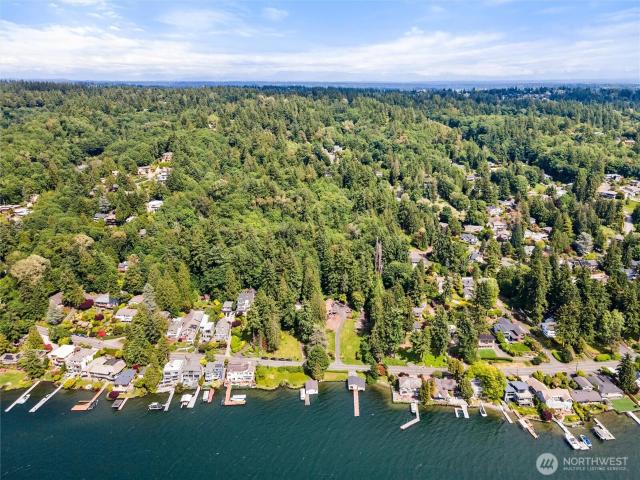 13104 Holmes Point Dr NE, Kirkland, WA 98034 | MLS #2492