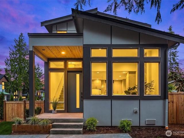 13105 NE 103rd Pl, Kirkland, WA 98033