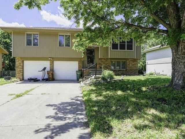 13106 S 24th St, Bellevue, NE 68123