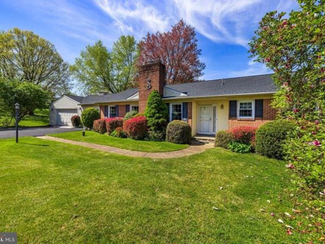 13108 Manor Rd, Glen Arm, MD 21057
