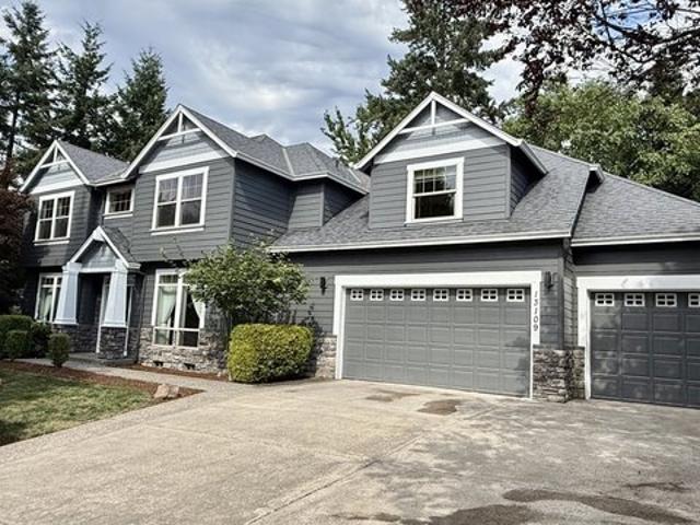 13109 SE Snowfire Dr, Happy Valley, OR 97086