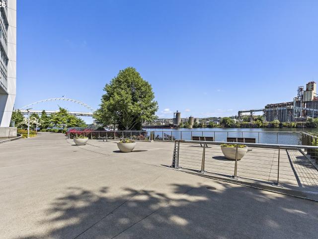 1310 nw naito pkwy # 206