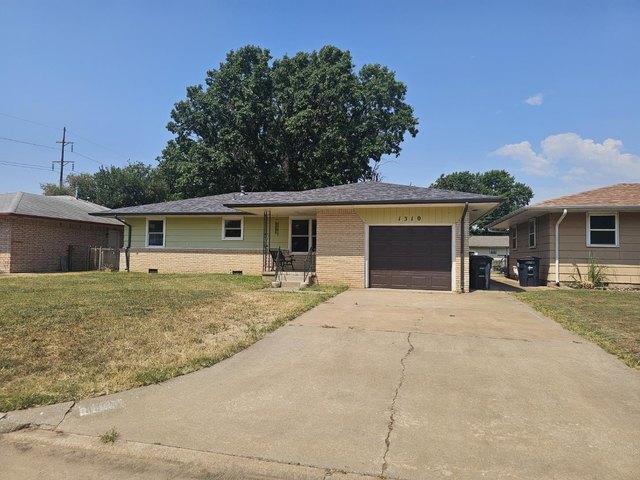 1310 N 14th St, Enid, OK 73701