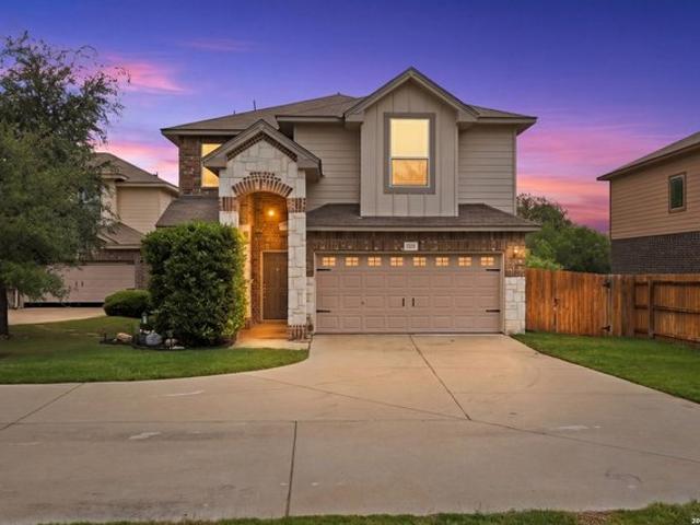 1310 Oriole Ct, San Antonio, TX 78245