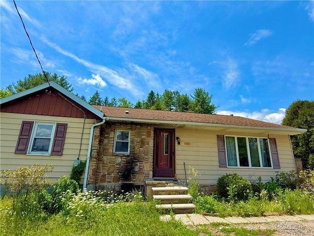1310 Camp Dr, Windber, PA 15963