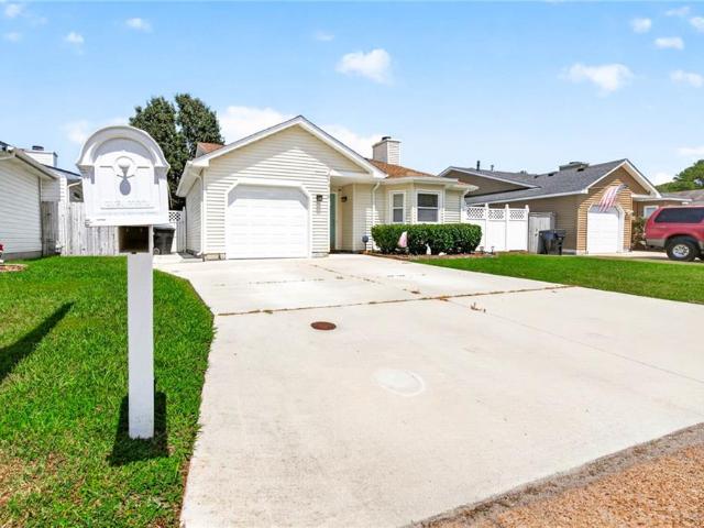 1310 Chickadee LN