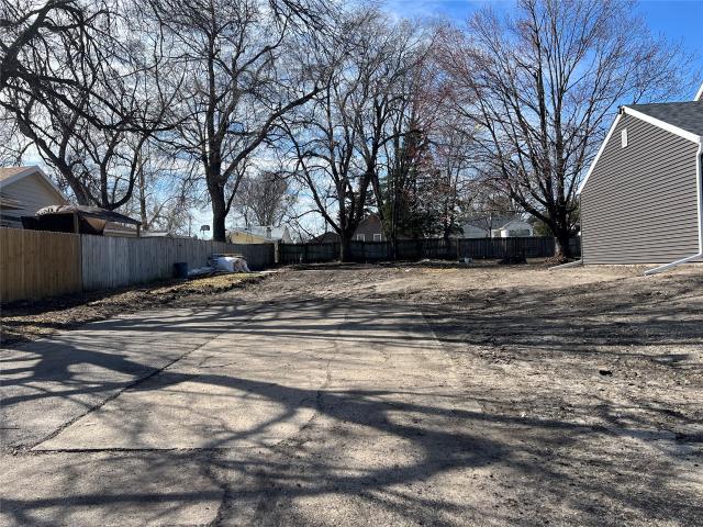 1310 E 25th Court