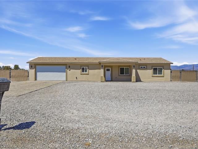 1310 E Carson